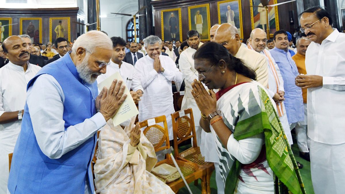 Droupadi Murmu took oath as President of India - Daily Roshni